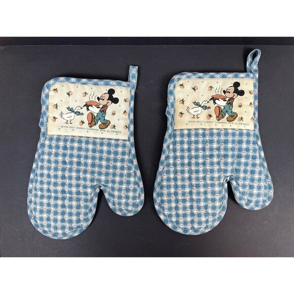 Disney | Kitchen | Vintage Set Of 2 Walt Disney Oven Mitts Potholders ...